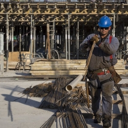 Se viene un pico de construcción en San Juan y temen que puedan faltar ...
