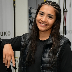 ¿Qué hacías antes?: Leonela Yúdica la "seño" que defiende títulos de boxeo